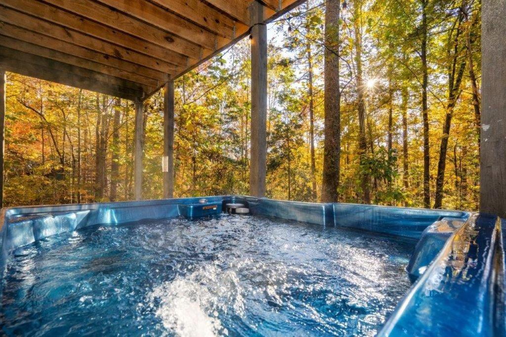 Rockin R Lodge cabin, Sevierville (updated prices 2025)