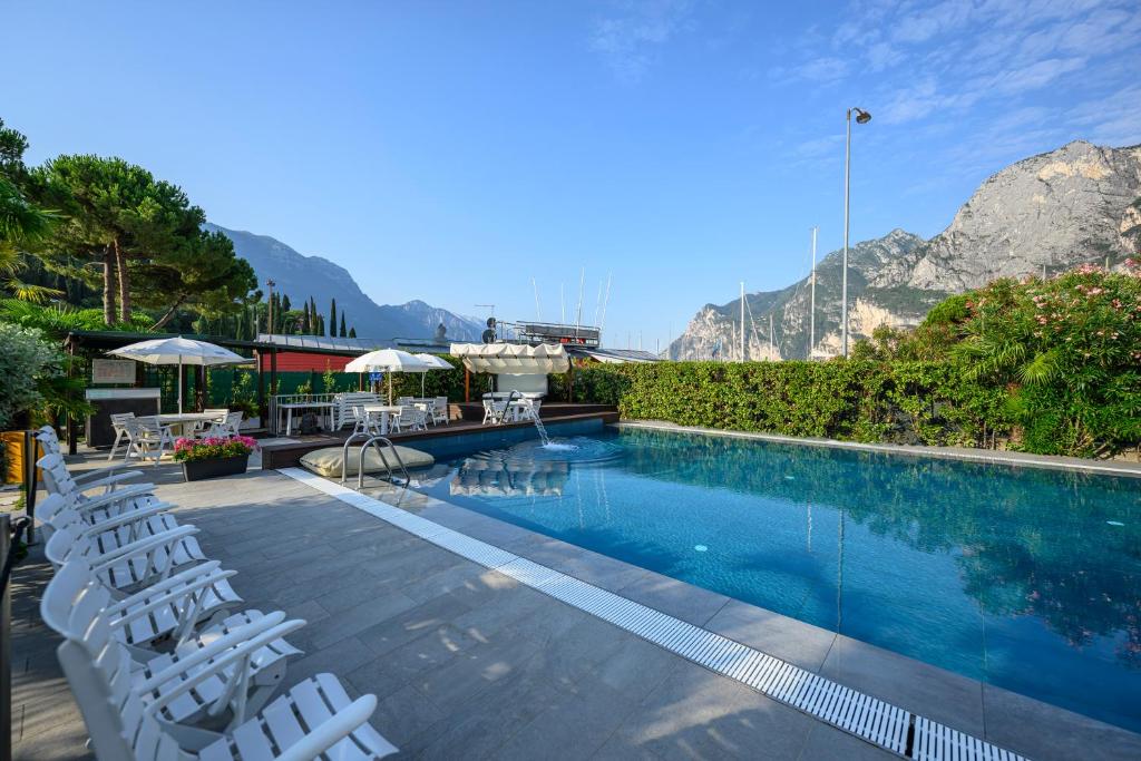 Hotel Riviera, Riva del Garda (updated prices 2025)