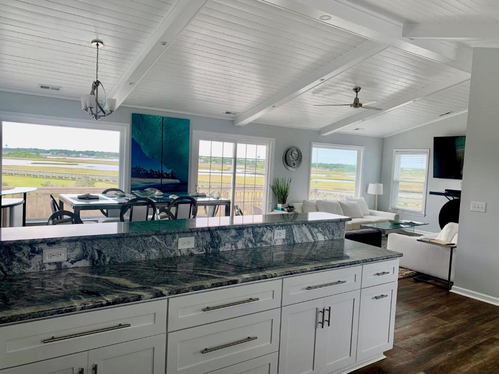 All Marshed Up - 1 block to Beach & Spectacular Marsh View, Surf City ...