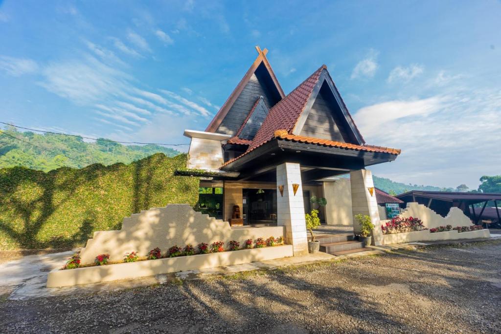 Driam Riverside Resort - SuiteTrails