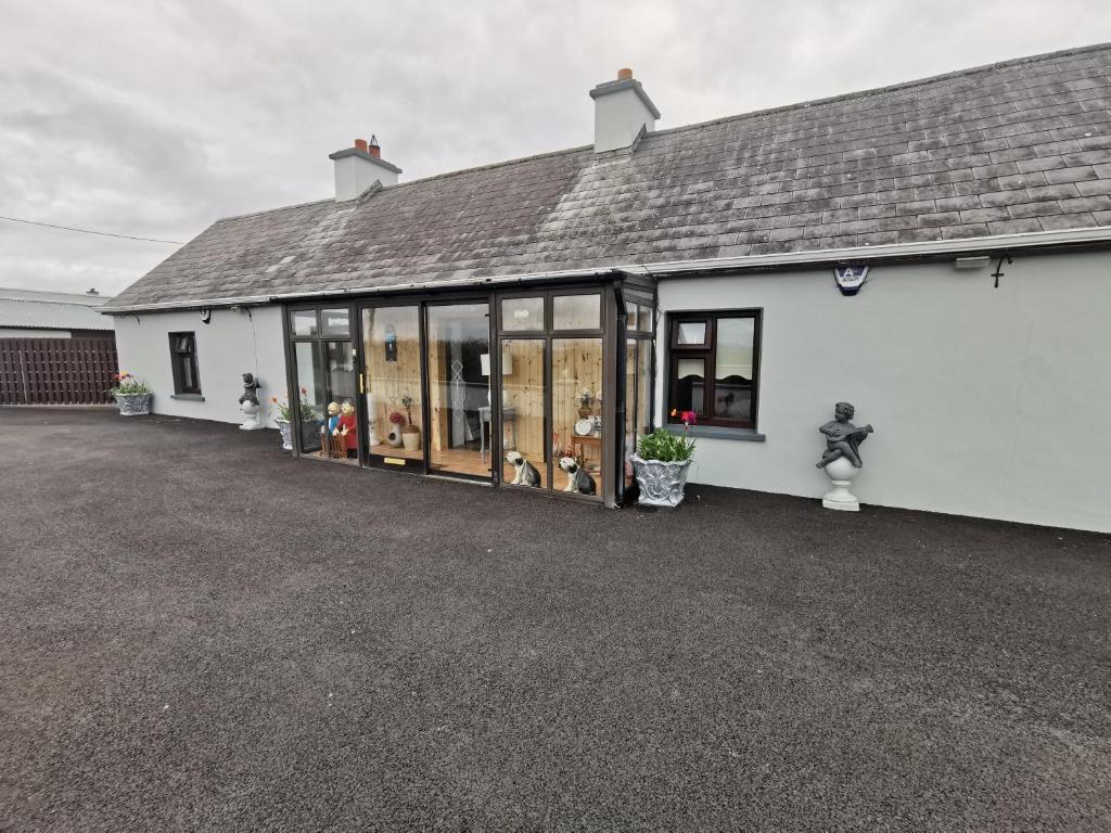 Sheila's Cottage Ballyheigue, Ballyheigue – Updated 2024 Prices
