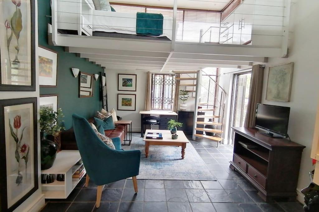The Lookout Loft, a short stroll into town, Stellenbosch (aktualisierte Preise für 2026)