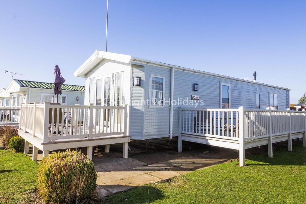 Stunning Dog Friendly Caravan At Manor Park, Hunstanton In Norfolk Ref ...