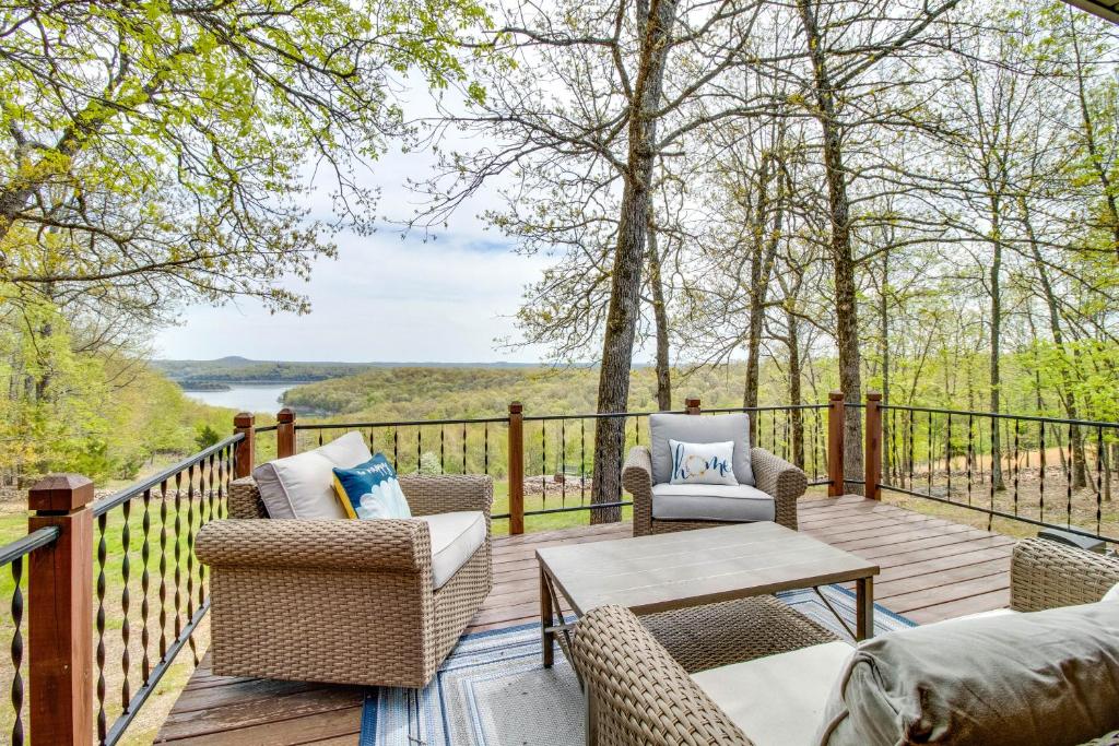 Lake-View Retreat with Fire Pit in Mountain Home!, Mountain Home ...