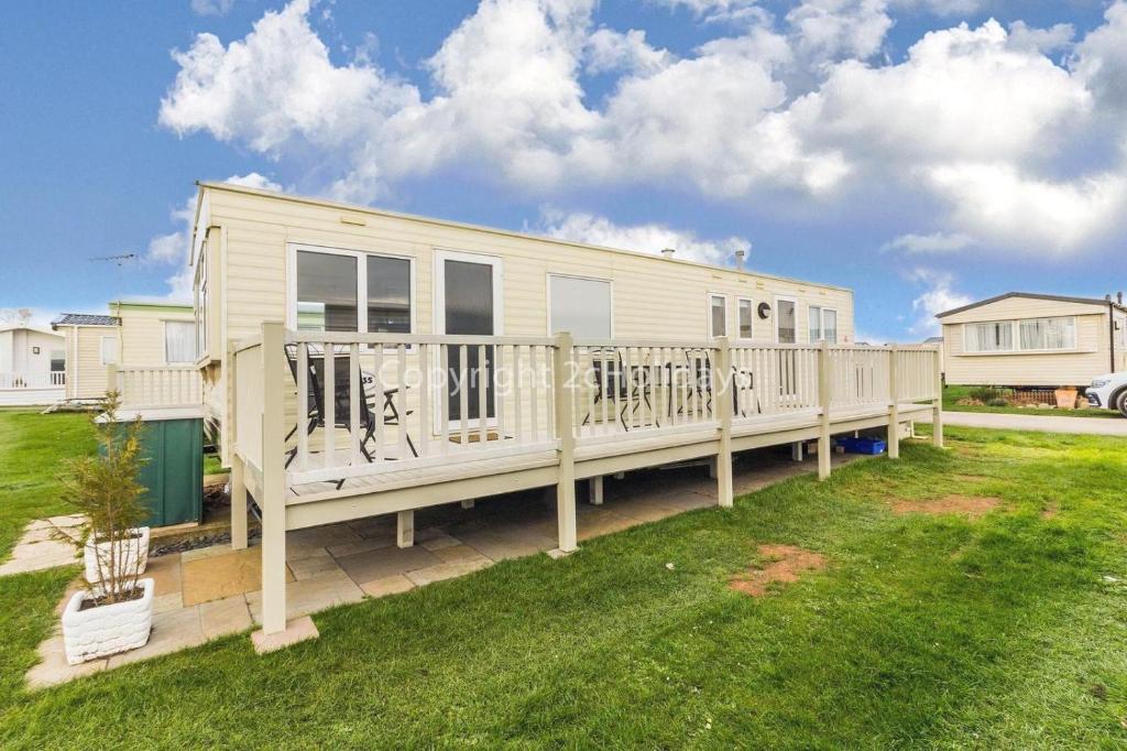 8 Berth Caravan For Hire By The Beautiful Beach In Heacham, Norfolk Ref ...