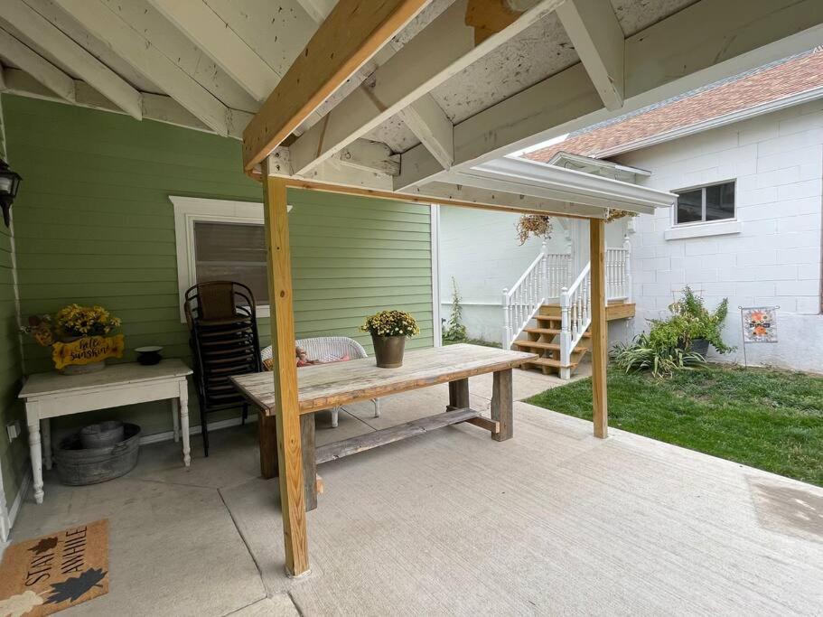 Vacation Home Steps to Main St. Deadwood Home 4 BDRM 3 BATH, SD ...