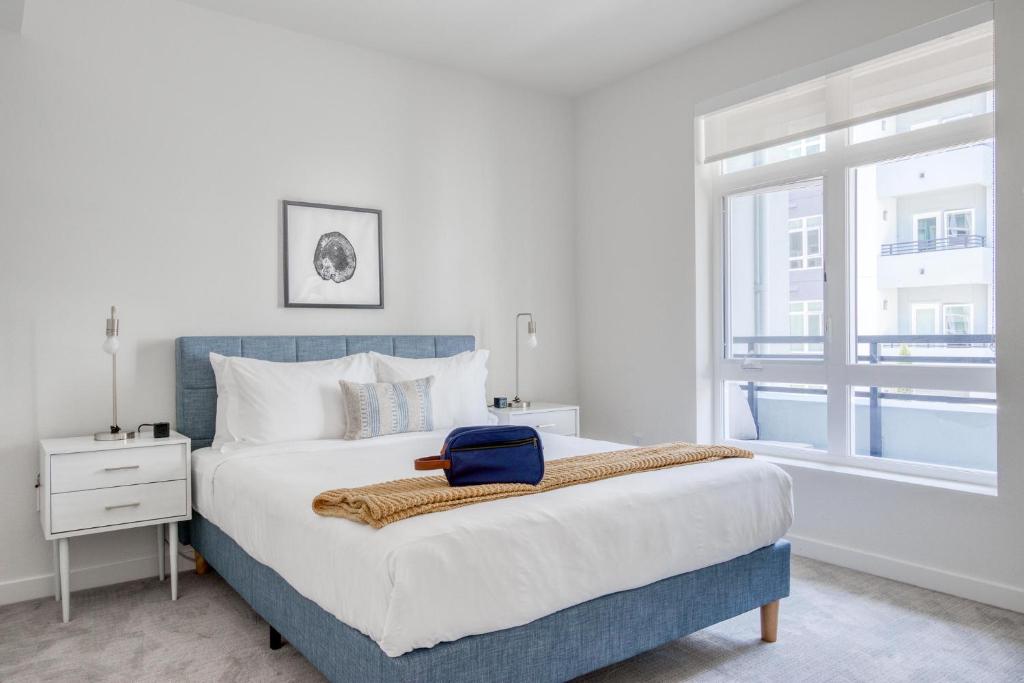 Delightful 2BR + Parking in Oakland by Zeus, Oakland (updated prices 2024)