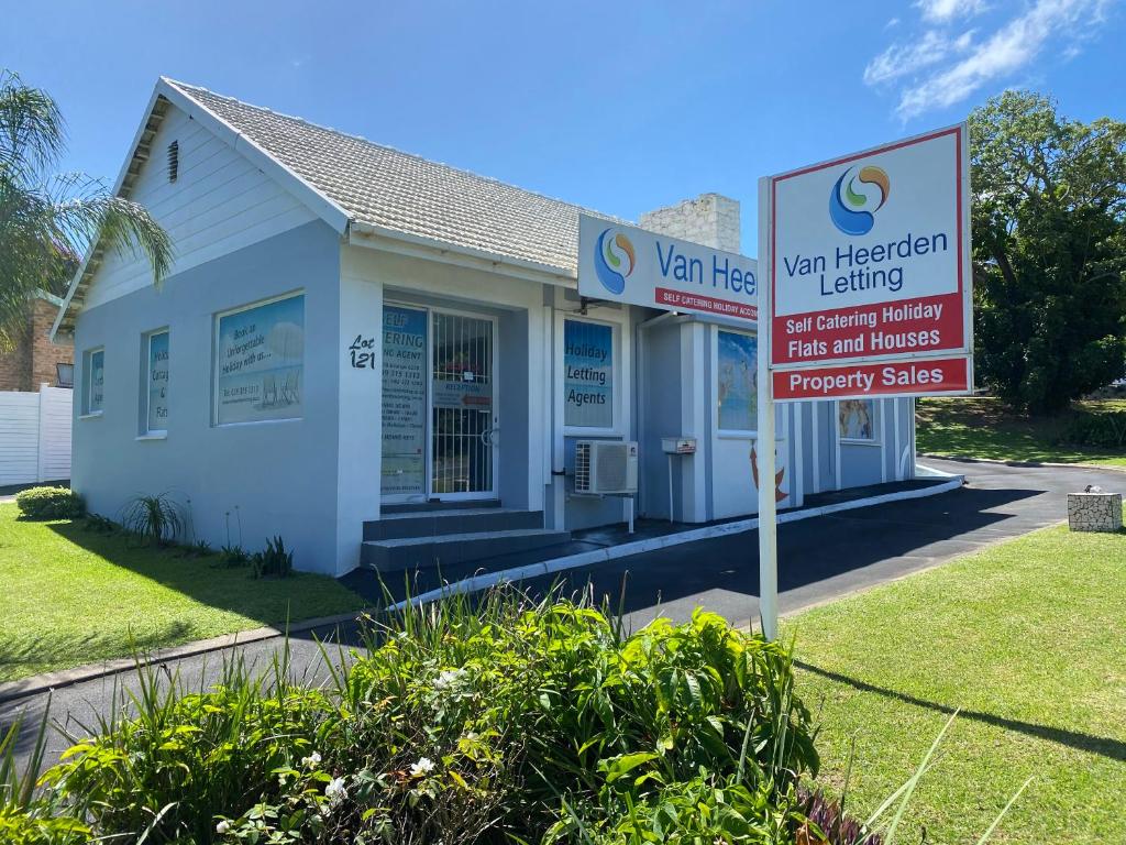 Topanga 18, Uvongo, Margate (updated prices 2025)