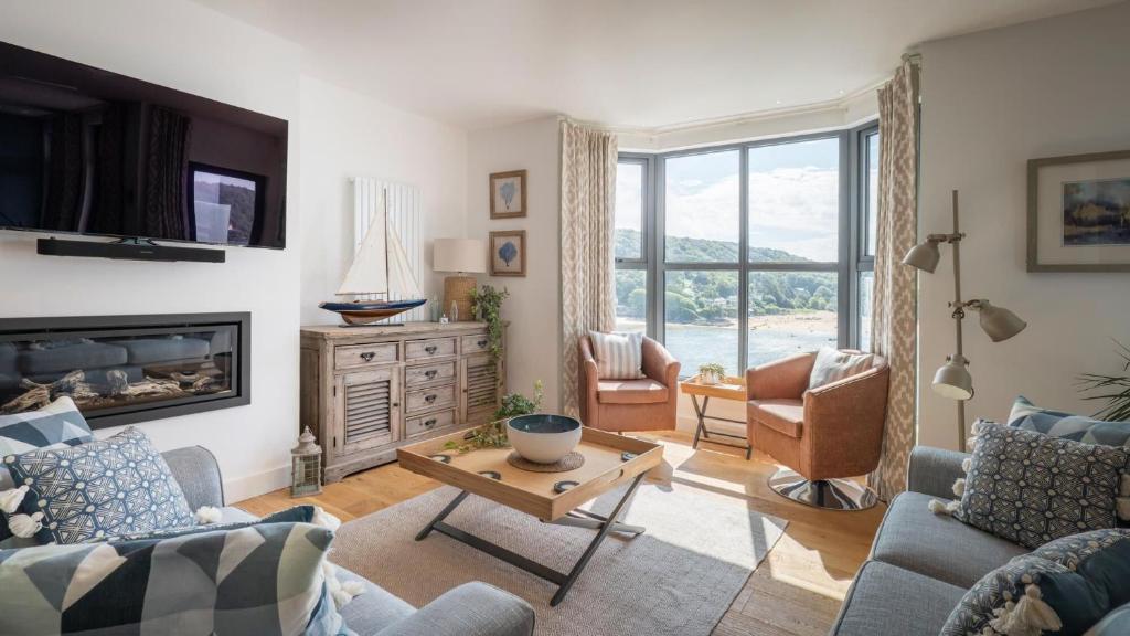 Blackstone, Salcombe (updated prices 2026)
