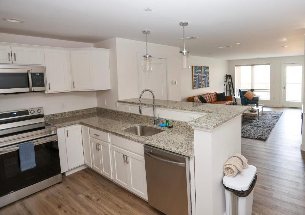 Luxury 1BR - Peabody Unit #711, Peabody (updated prices 2024)