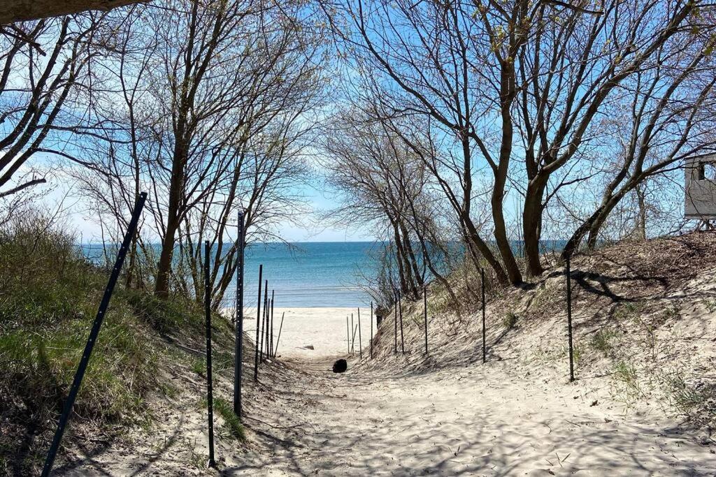 All Season Cottage close to Long Beach, Wainfleet (updated prices 2025)