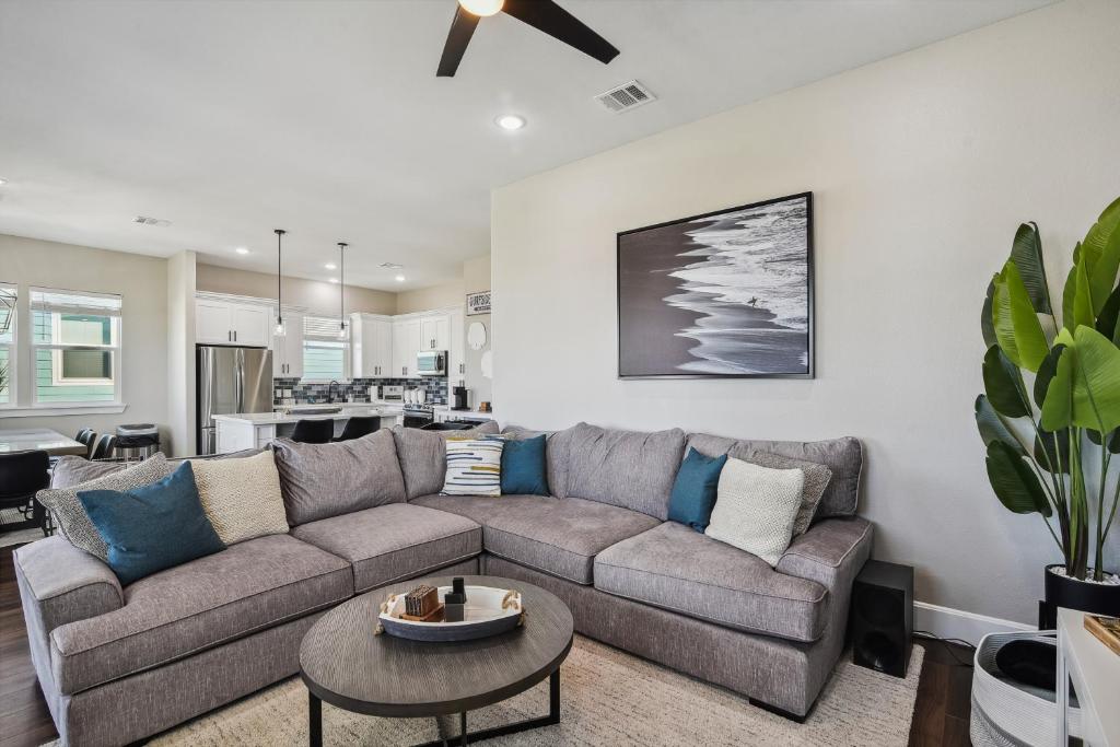 Sandy Cheeks Surfside, Surfside Beach (updated prices 2025)