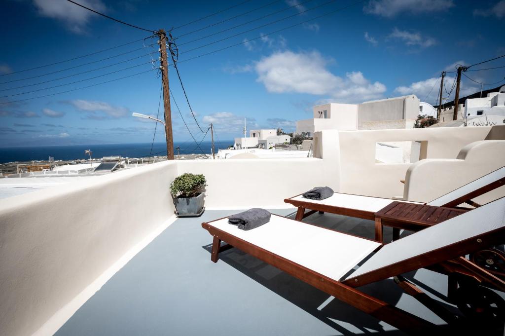 Lotza Studios, Oia (updated prices 2025)