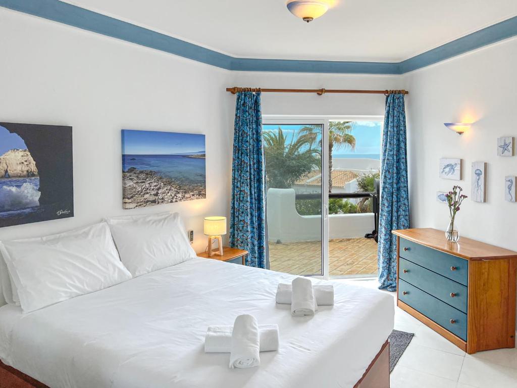 Lovely Apartment in Albufeira 2BD 250m Beach Ocean view and AC Wi-Fi ...