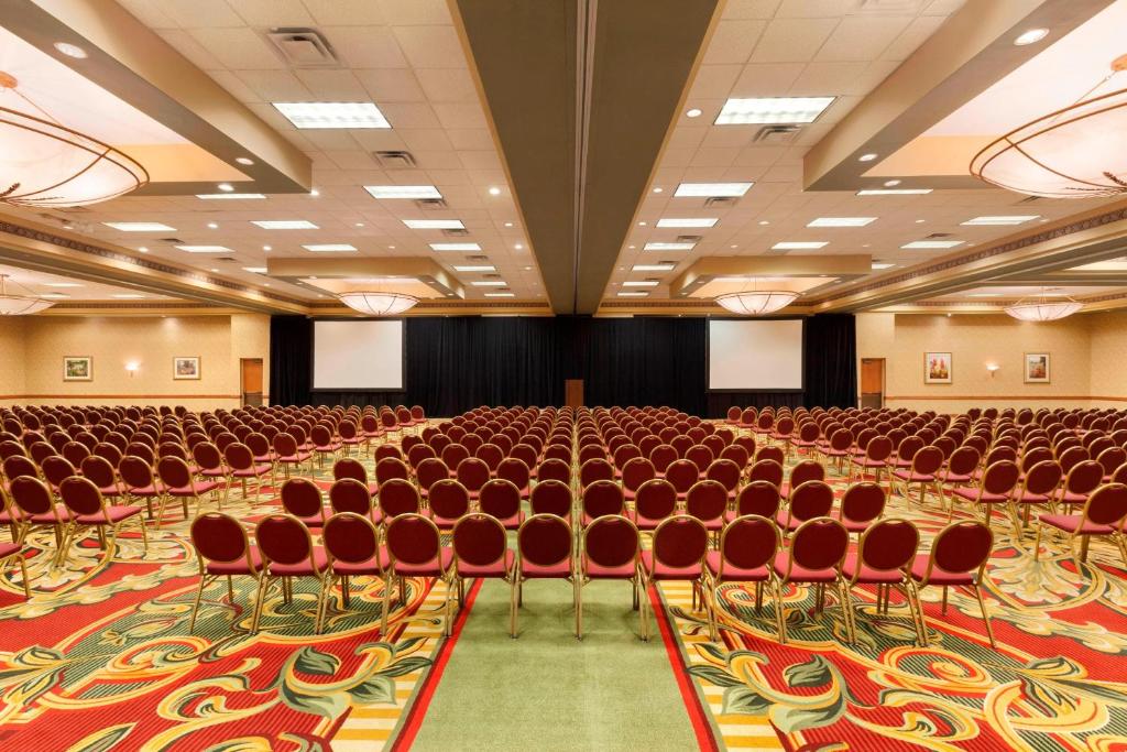 Radisson Hotel Cedar Rapids, Cedar Rapids (updated prices 2025)