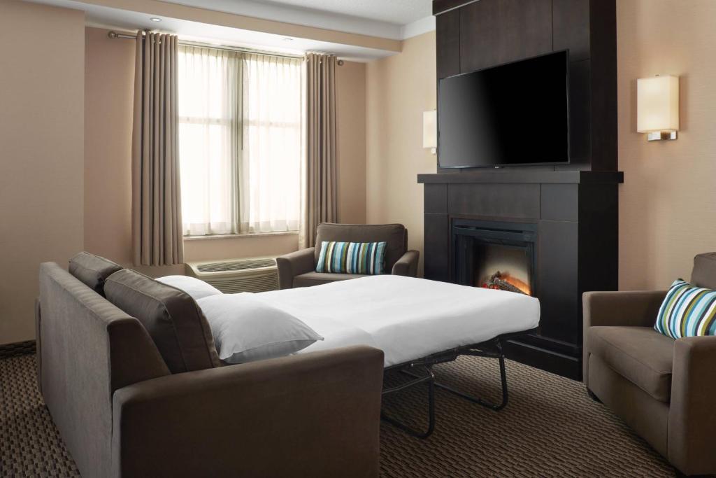 Delta Hotels by Marriott Guelph Conference Centre, Guelph (updated ...
