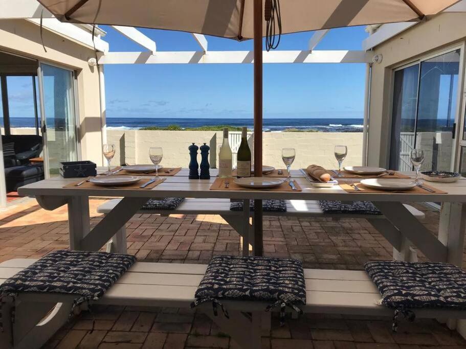 La Mer, a beautiful beachfront home in Sandbaai, Hermanus (updated ...