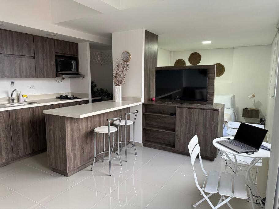 Moderno loft poblado con vista a las montañas 1712, Medellín (updated ...