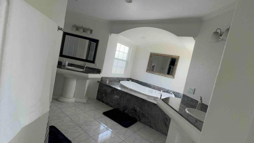 Corral Ranch Guesthouse, Tracy (precios actualizados 2025)