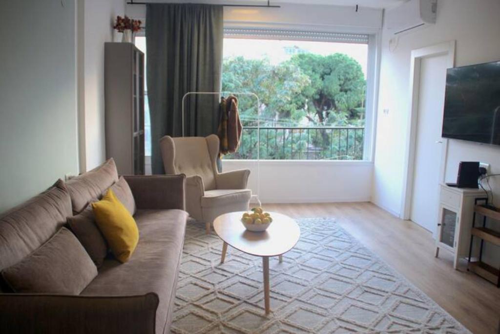 Toma House, Bat Jam (aktualne ceny na rok 2025)