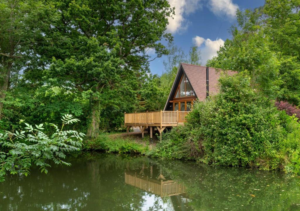Waterside Lodge, Bodiam (updated prices 2026)