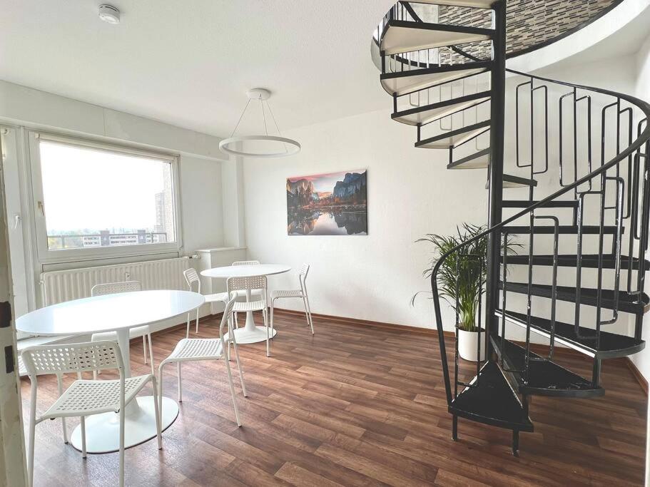 Maisonette Penthouse Laatzen - 5 min to Messe, Hannover (updated prices 2025)