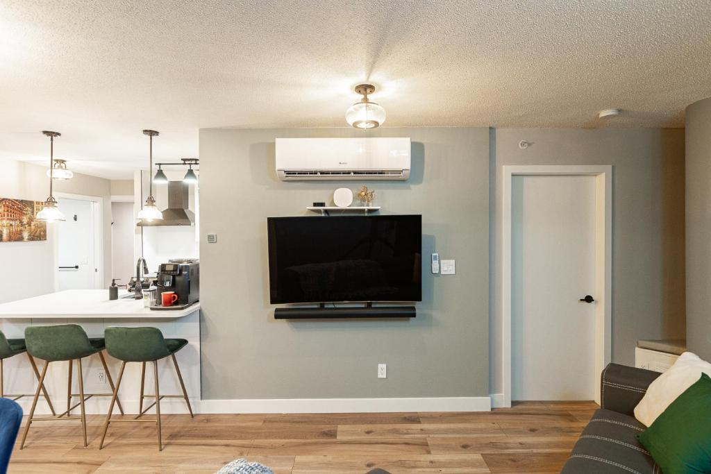 Condo in Downtown Vancouver - Near Rogers Arena, Vancouver (updated ...