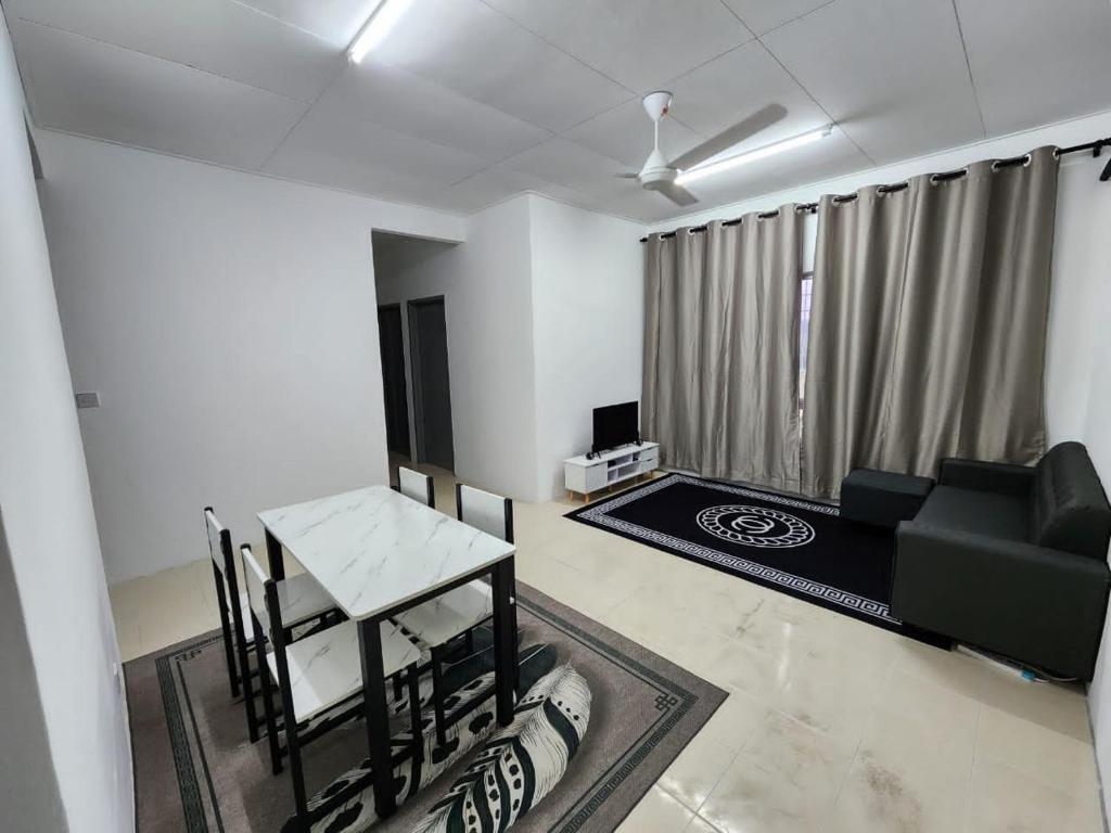 Fausal Legacy Homestay Bandar Tasik Puteri Rawang, Раванг (обновени ...