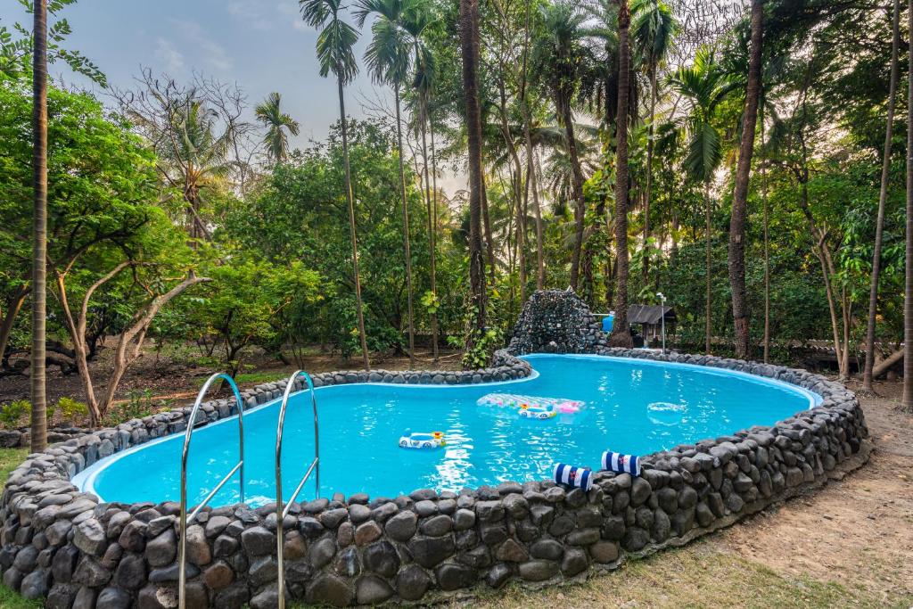 SaffronStays Chikoo Wadi- 3BDR Pet-friendly Villa with Pool in Boisar ...