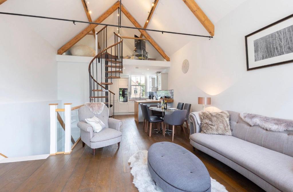 The Chapel, Cotswolds, North Cerney (updated prices 2026)