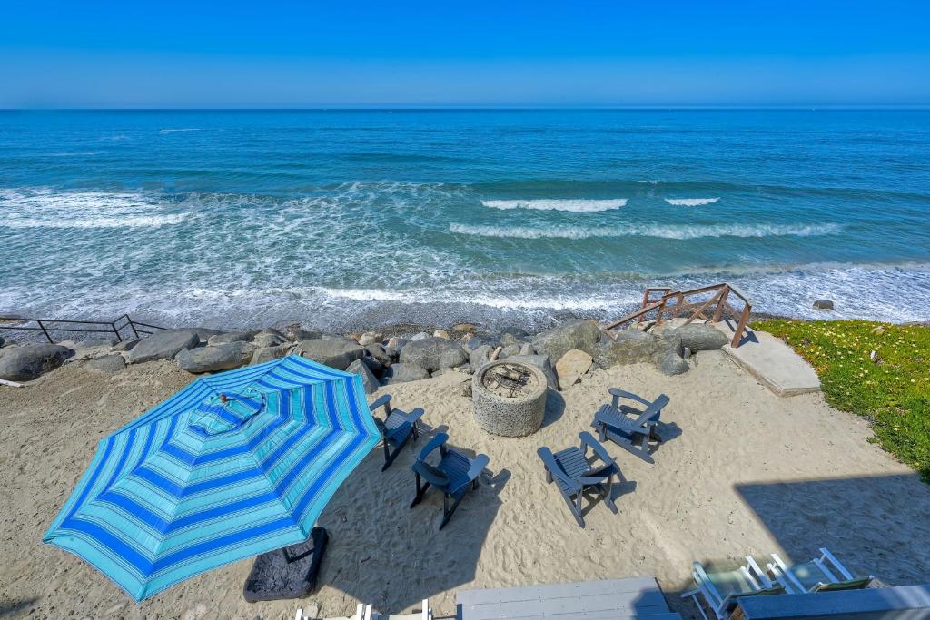 Pacific Haus - 8BR Oceanfront Getaway - Private Beach - Fire Pit ...