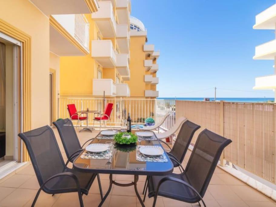 Beach Apartment Ver O Mar, Sea Views & Terrace, Armação de Pêra ...