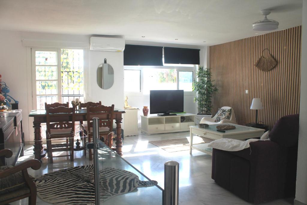 Duplex House 200m from de Beach, Benalmádena (updated prices 2024)