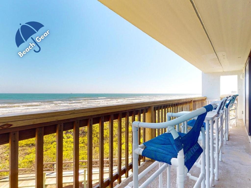 MT304 Beautiful Newly Remodeled Condo with Gulf Views, Beach Boardwalk ...