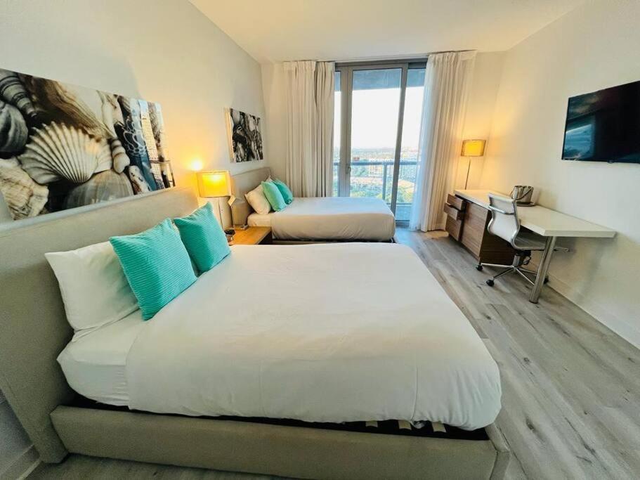 Walk to the Waves, 2 Full Bed Beach Studio Stay, Hallandale Beach ...