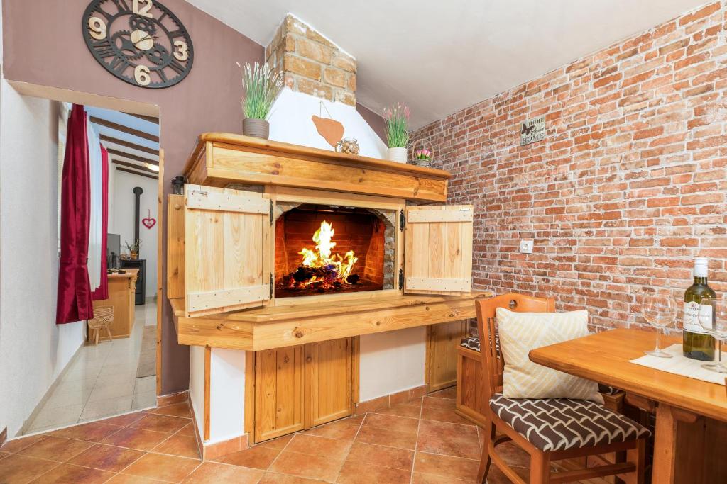 App M2, Pula (updated prices 2025)