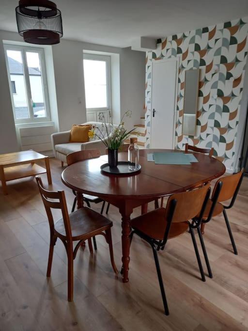 chez Amédée, location en bord de Vilaine, Marzan (updated prices 2025)