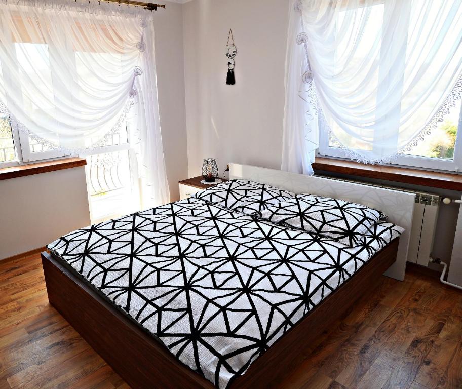 Apartament z tarasem i pokoje KLIMATYZOWANE -Drozdówka Solina, Solina ...