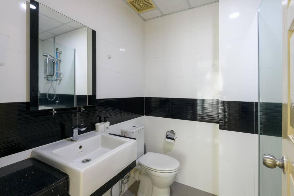 2R2B/Harmony Sunrise/1~8pax/Gurney/Mansion One, George Town (updated ...