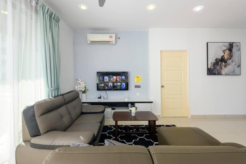 2R2B/Harmony Sunrise/1~8pax/Gurney/Mansion One, George Town (updated ...