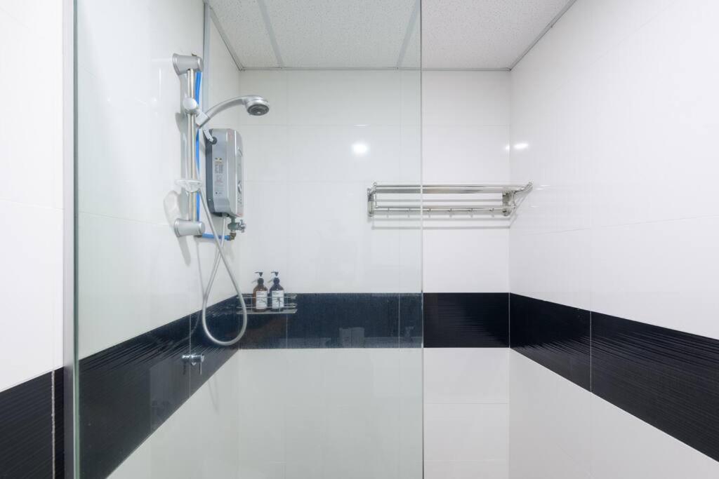 2R2B/Harmony Sunrise/1~8pax/Gurney/Mansion One, George Town (updated ...