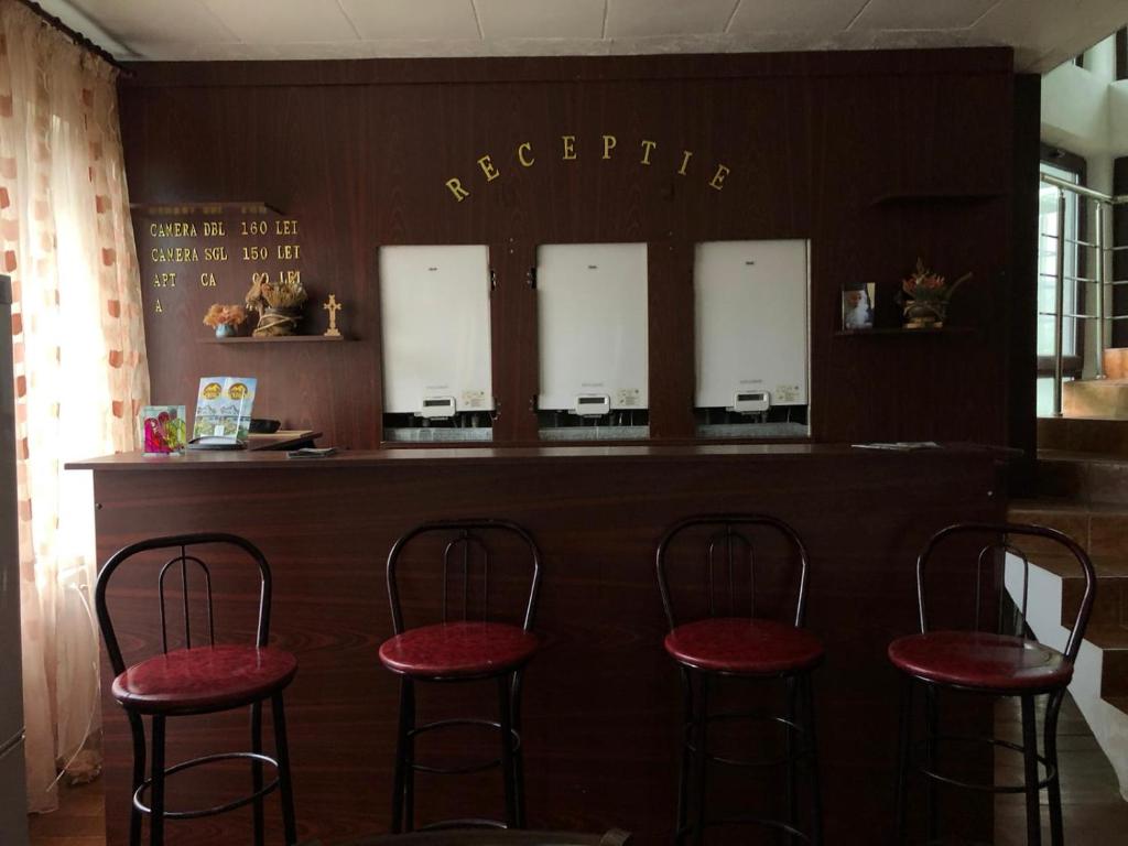 PENSIUNEA SARAH se inchiriaza in intregime maxim 12 persoane,minim 5 ...