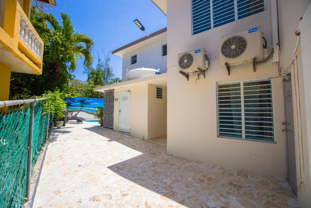 Chris Guest House, Rincon (updated prices 2025)