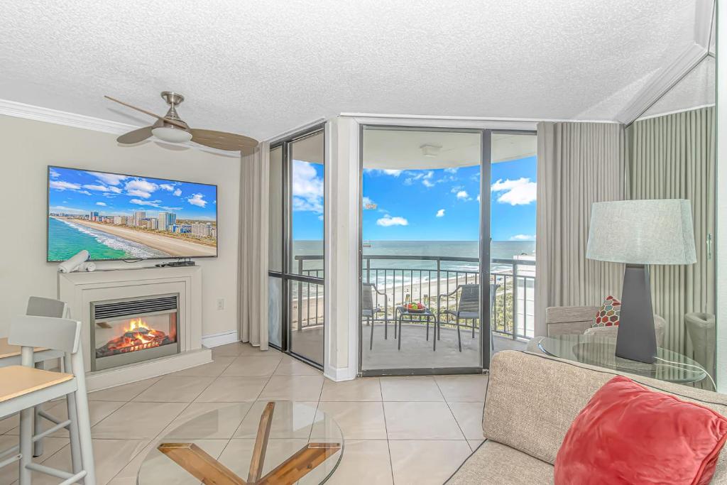 Gorgeous Ocean View King Suite! Meridian Plaza 1005 - Perfect for 2 guests!, Myrtle Beach ...