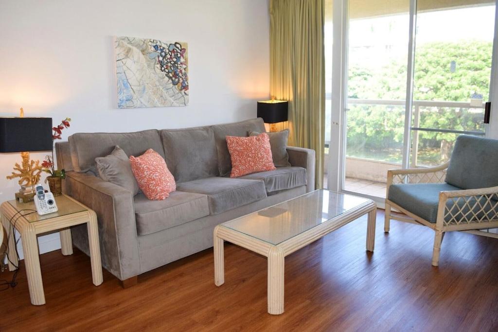 Spacious Condo Across the Street from Maui's Best Beaches MBG304 ...