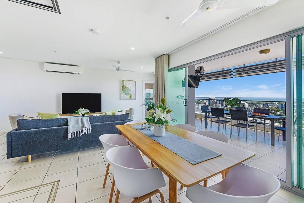 Crystal Waterfront - A Panoramic Balcony Haven, Darwin (prezzi ...