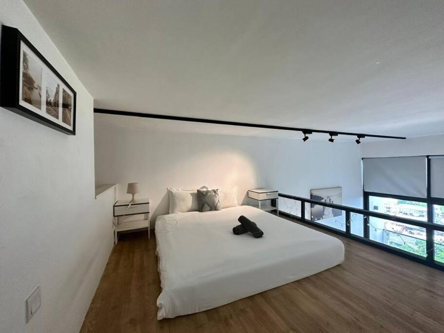 KL Sentral, Est Bangsar #10, LRT, Kuala Lumpur (updated prices 2024)