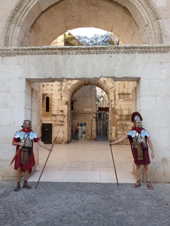 3M Golden Gate, Split (updated prices 2026)