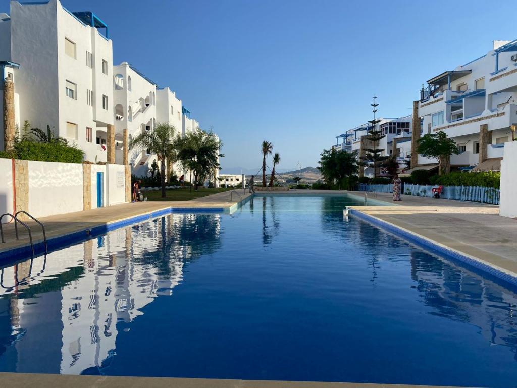 Appartement ensoleillé, vue sur mer avec 2 terrasses privées, Fnidek ...