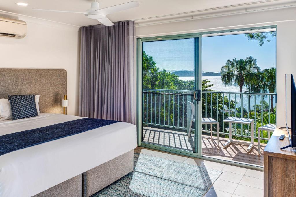 Sunset Waters 19 - Hamilton Island, Hamilton Island (updated prices 2026)